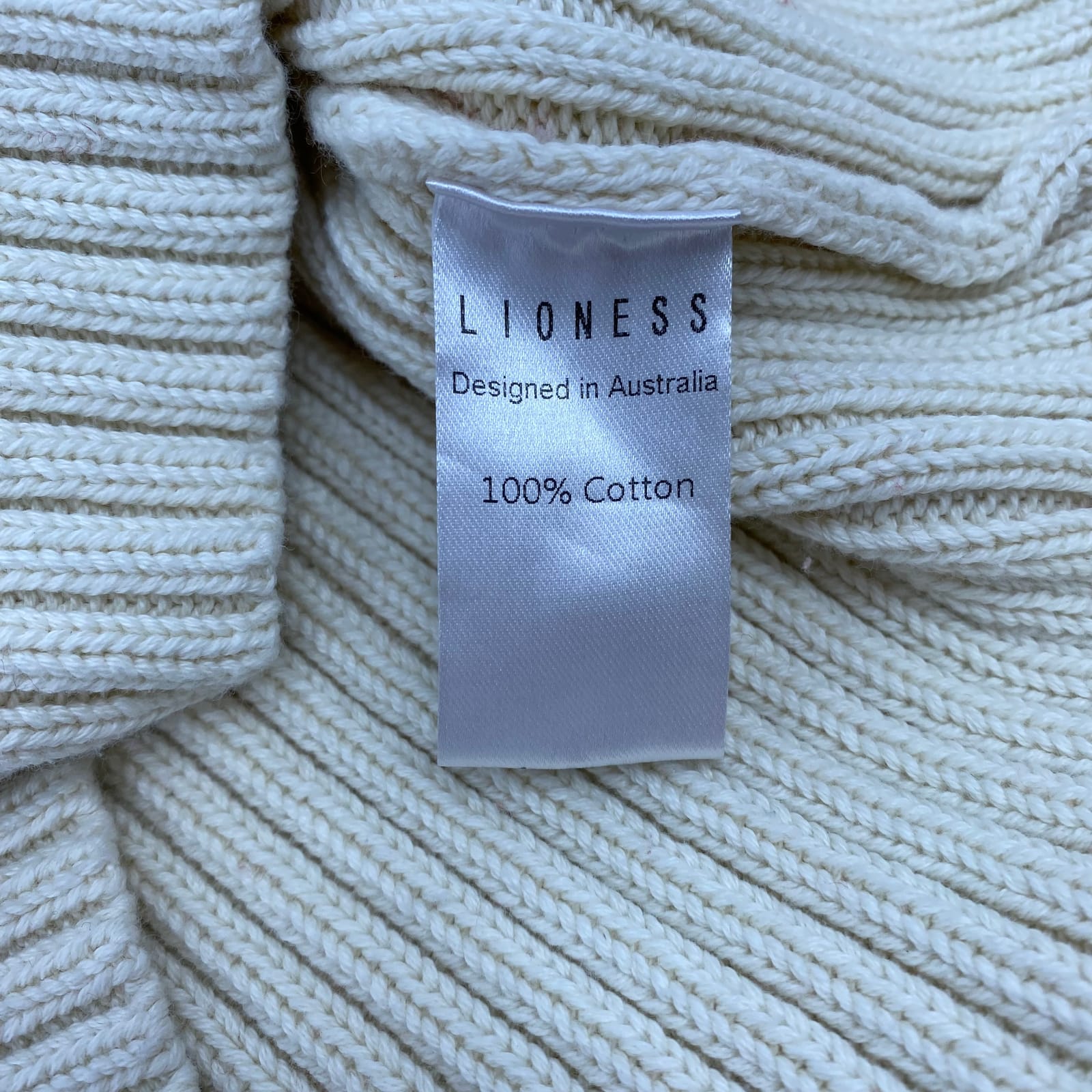 Lioness Cream Red Ribbed Collared Knit Sweater Lioness Cream Red Ribbed ...