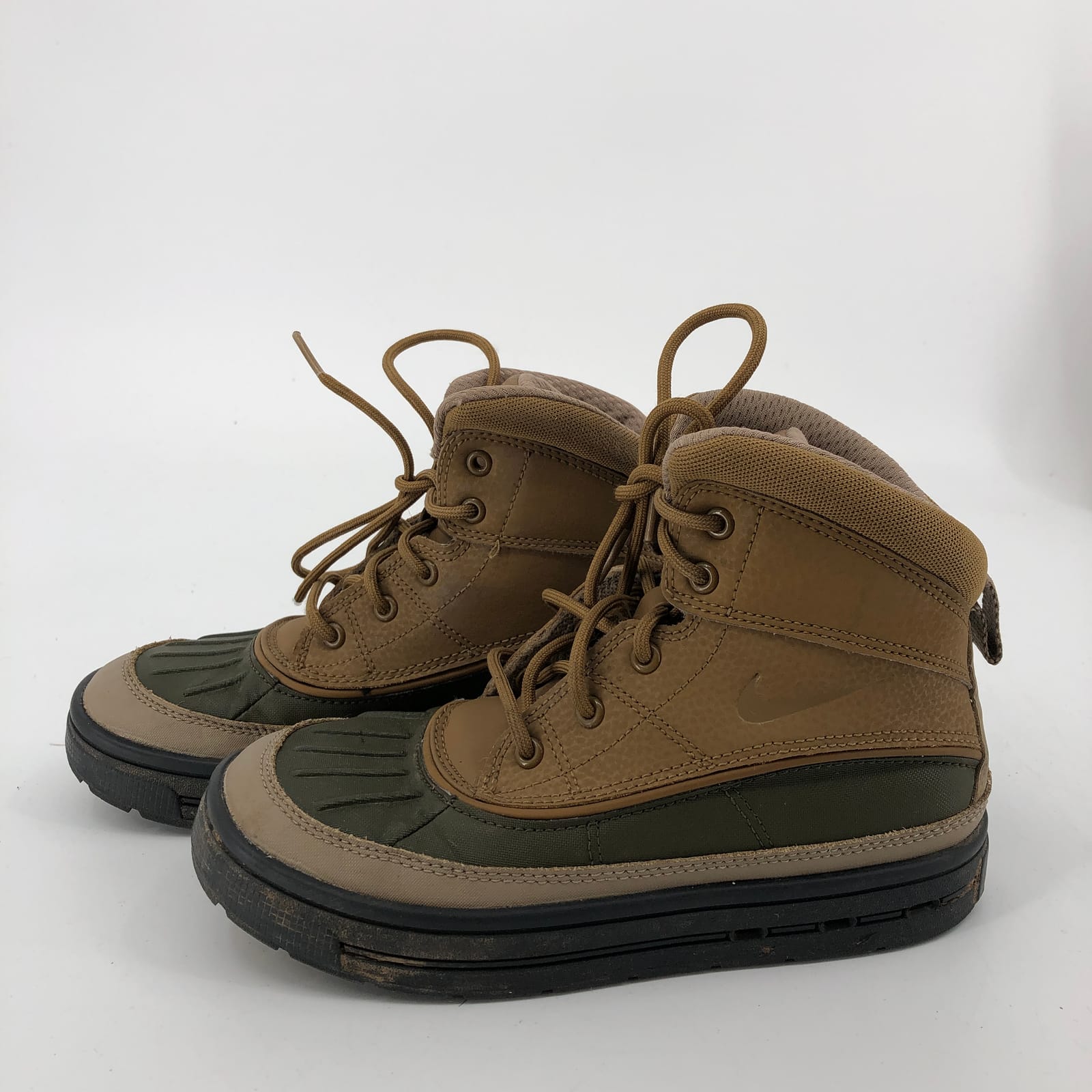 Nike Brown Lace-Up Winter & Rain Boots Nike Brown Lace-Up Winter & Rain ...