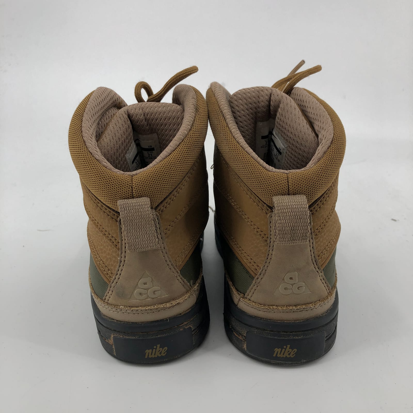 Nike Brown Lace-Up Winter & Rain Boots Nike Brown Lace-Up Winter & Rain ...