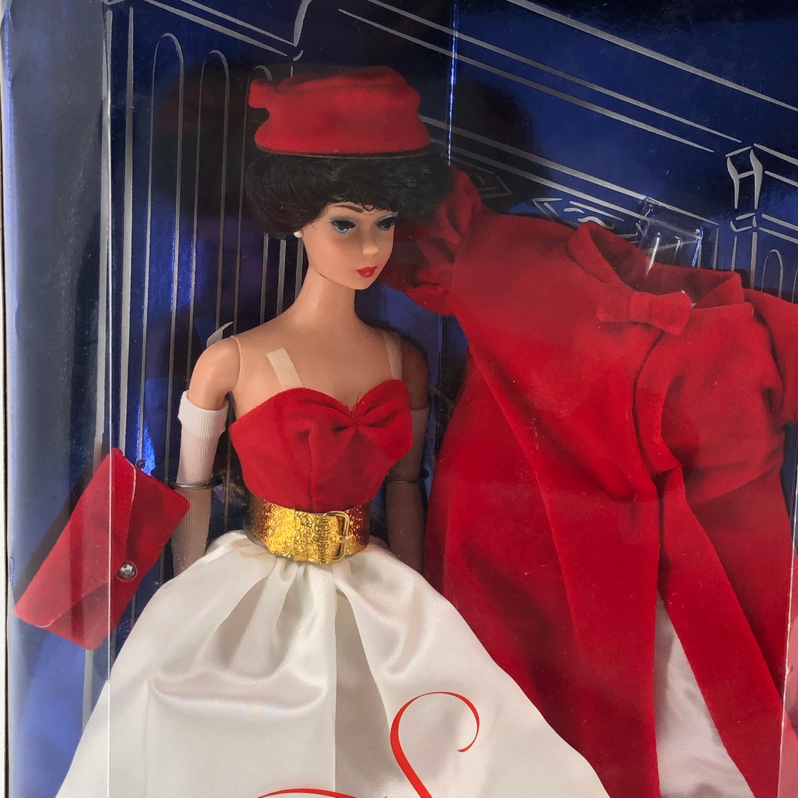 Barbie Classic Fashion Doll with Accessories Barbie Classic Fashion ...
