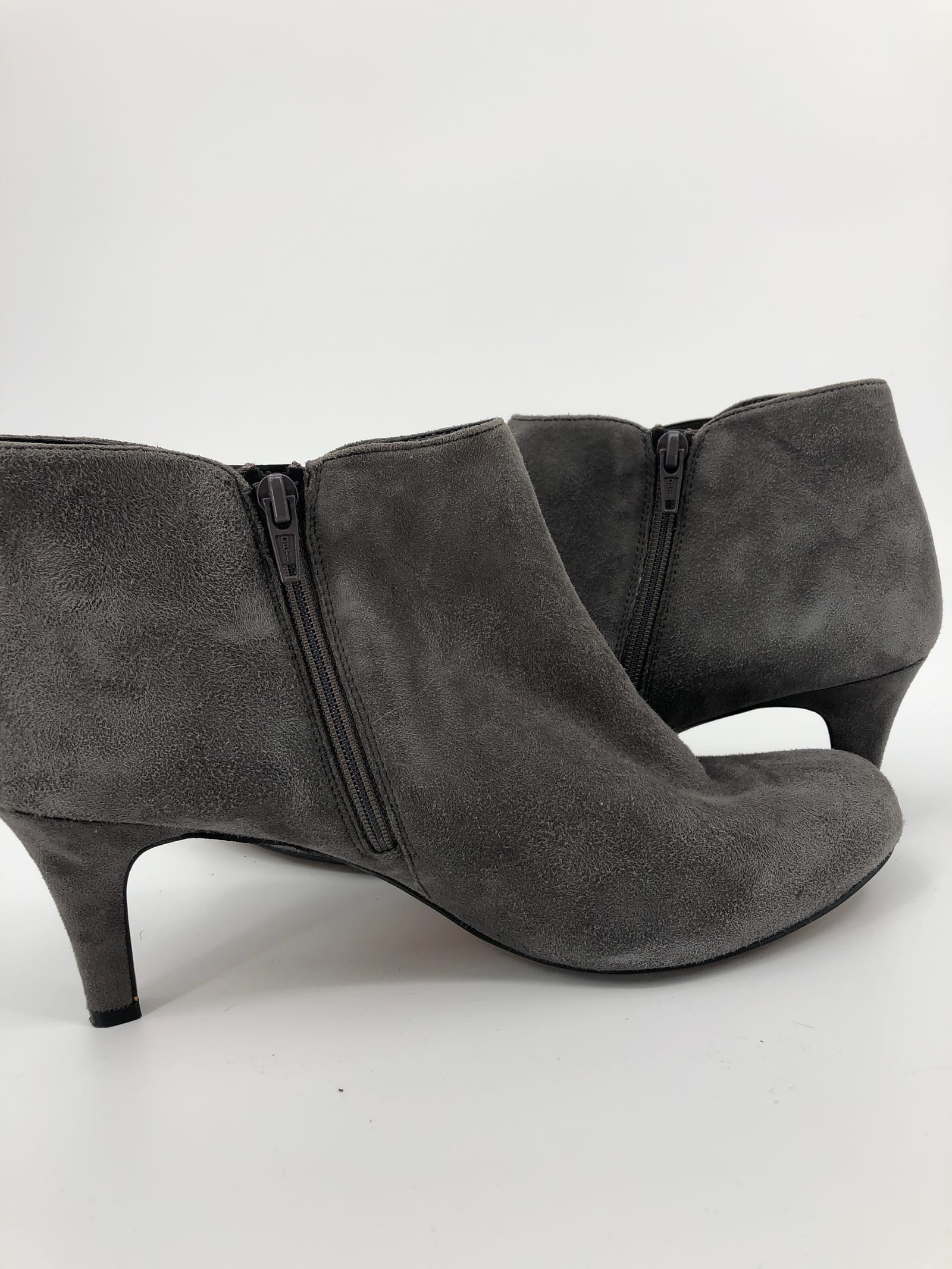 Clarks Gray Leather Heeled Boots Clarks Gray Leather Heeled Boots Size ...