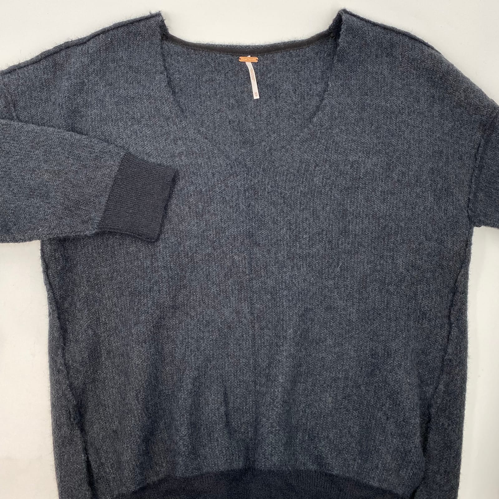 Free People Gray Nylon V-Neck Pullover Free People Gray Nylon V-Neck ...