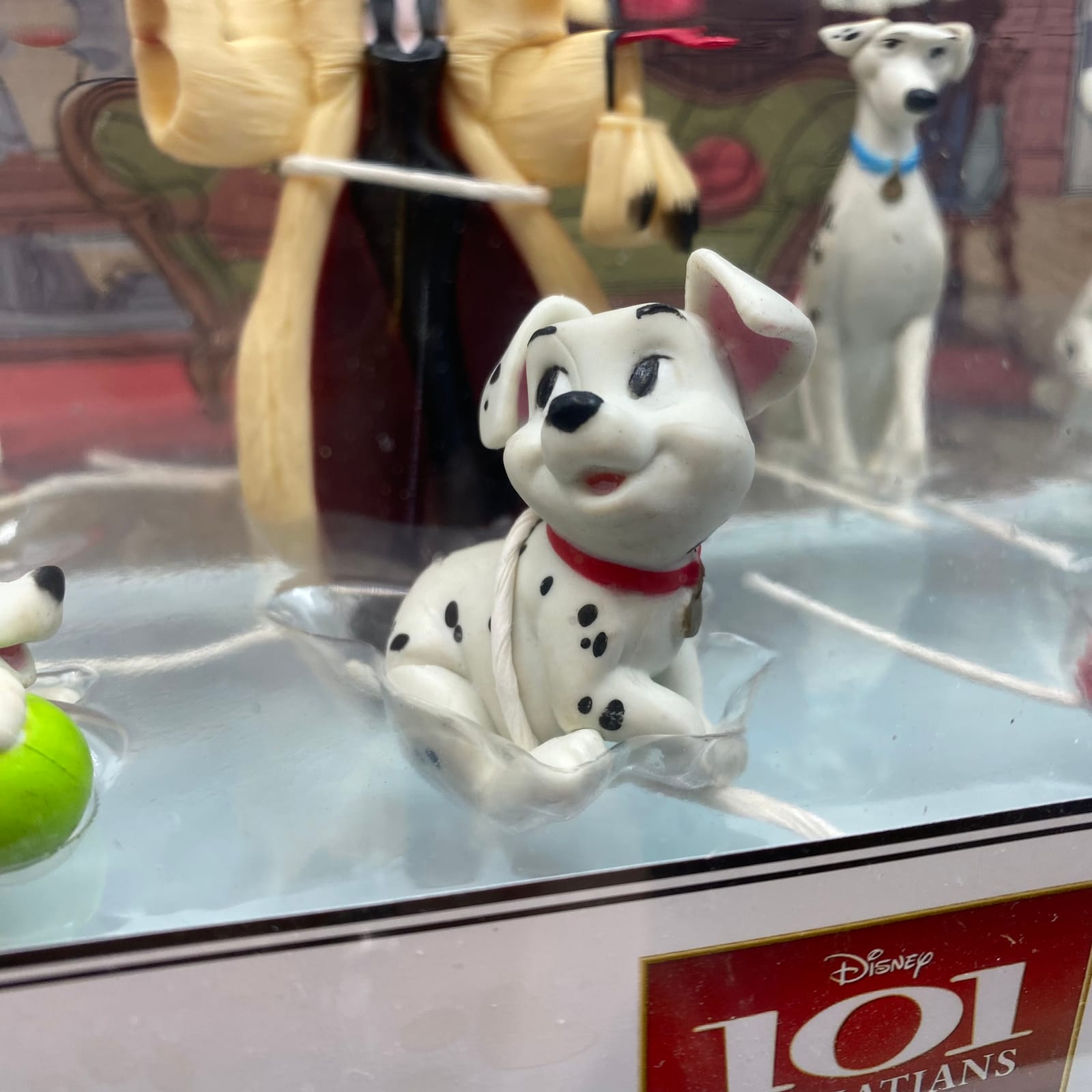 Disney White 101 Dalmatians 7 Figurine Playset Disney White 101 Dalmatians 7 Figurine Playset ...