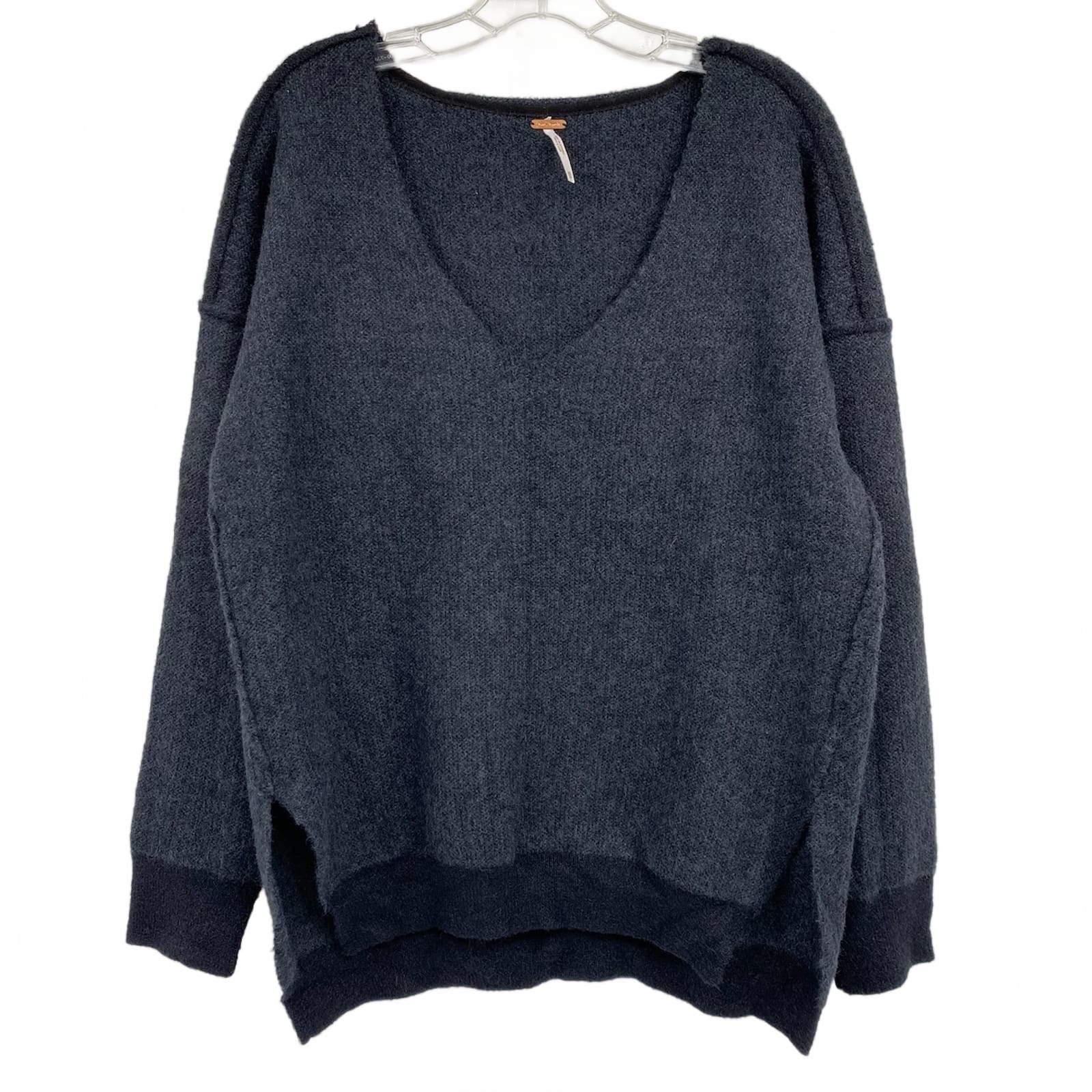 Free People Gray Nylon V-Neck Pullover Free People Gray Nylon V-Neck ...