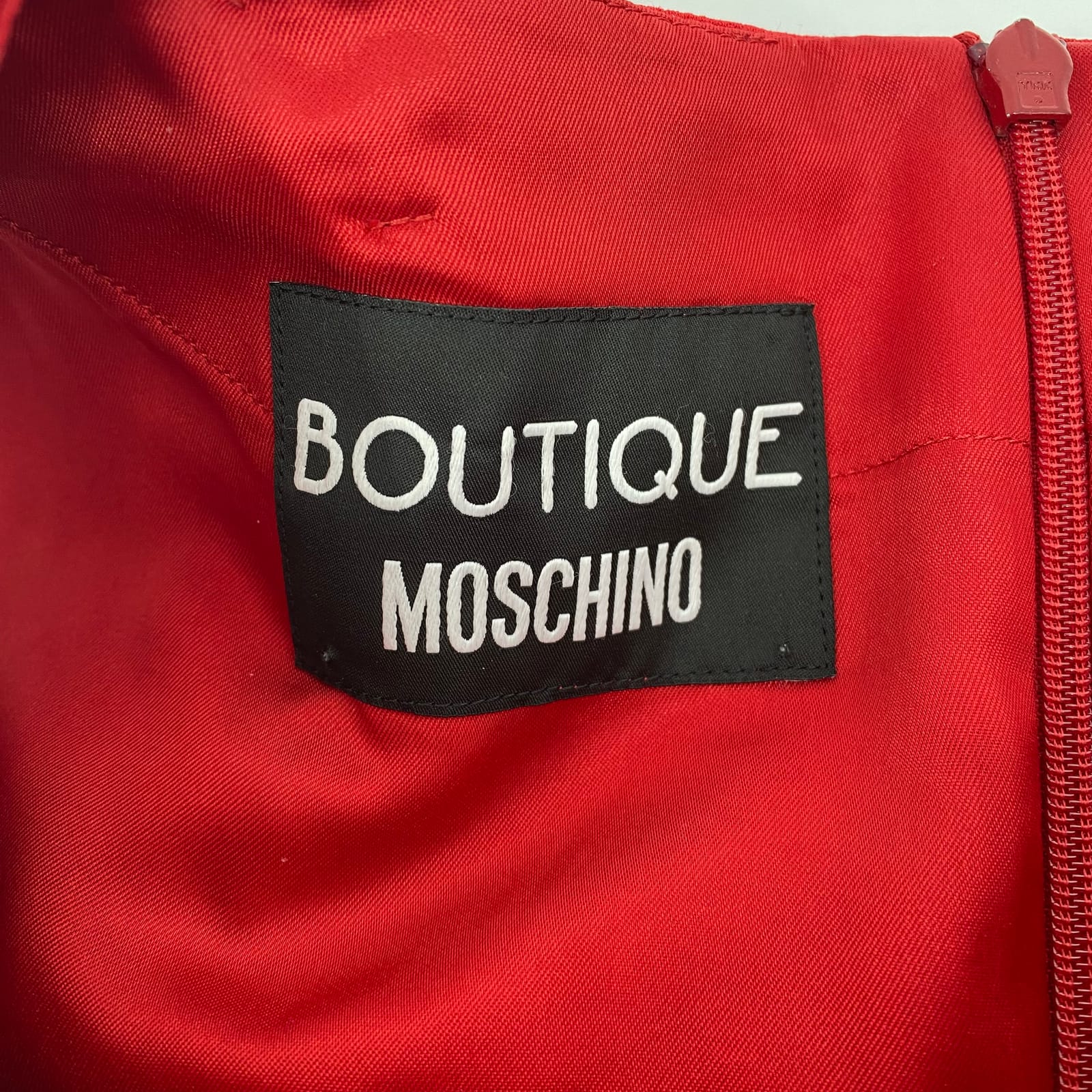Moschino Red Ruffle Accent Knee-Length Pencil Dress Moschino Red Ruffle ...